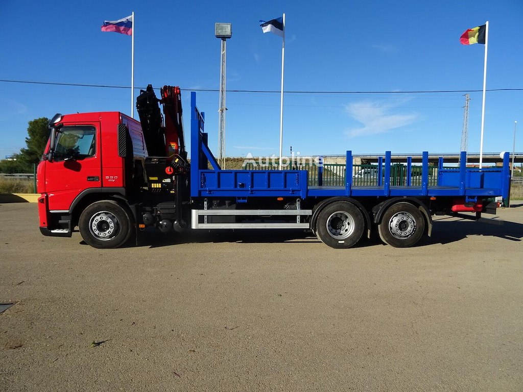 Volvo FM 330 kamion s ravnom platformom