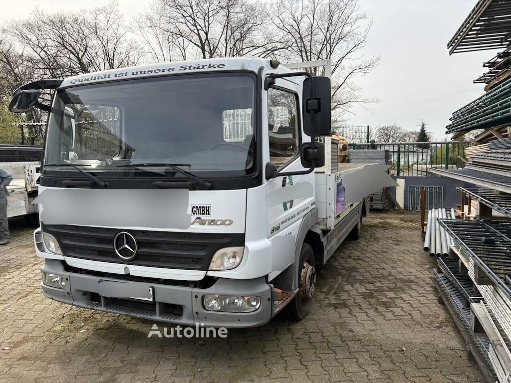 Prodaje se Mercedes–Benz Atego kamion s ravnom platformom na aukciji