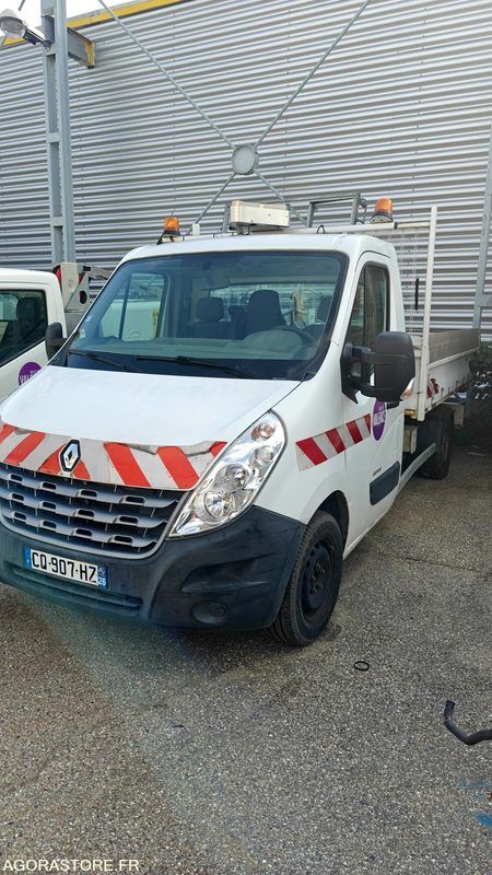 Prodaje se Renault MASTER kamion s ravnom platformom na aukciji