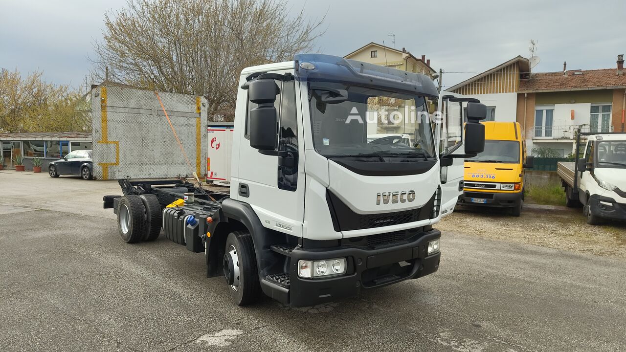 IVECO EUROCARGO 120E25 P PASSO 3690 kamion šasija