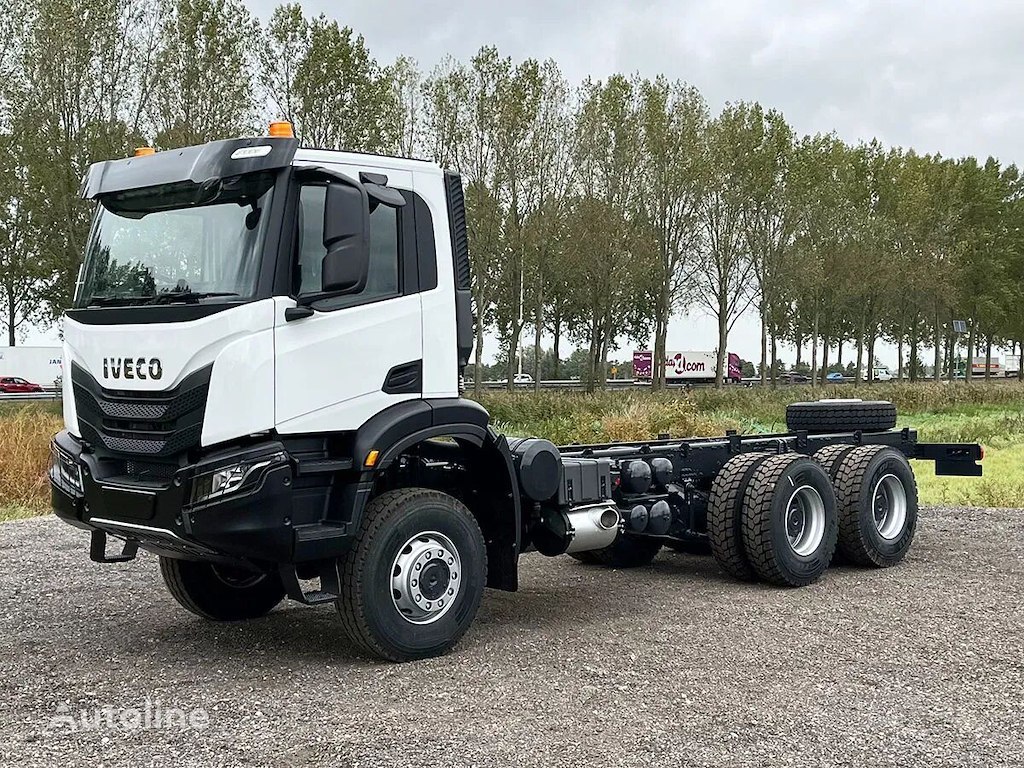 Novi IVECO T-Way AD380T43WH-4200 AT Chassis Cabin (4 units) kamion šasija
(IV4814)