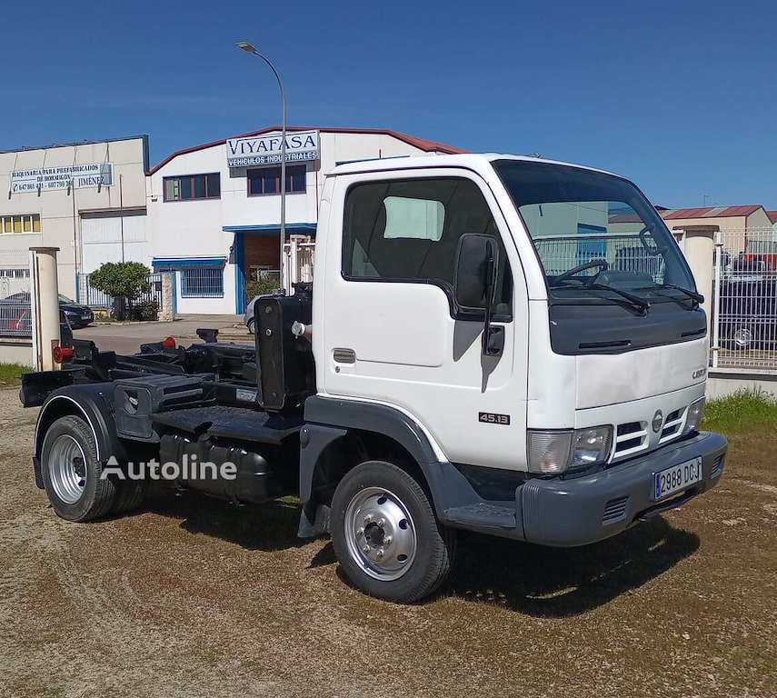 Nissan CABSTAR kamion rol kiper