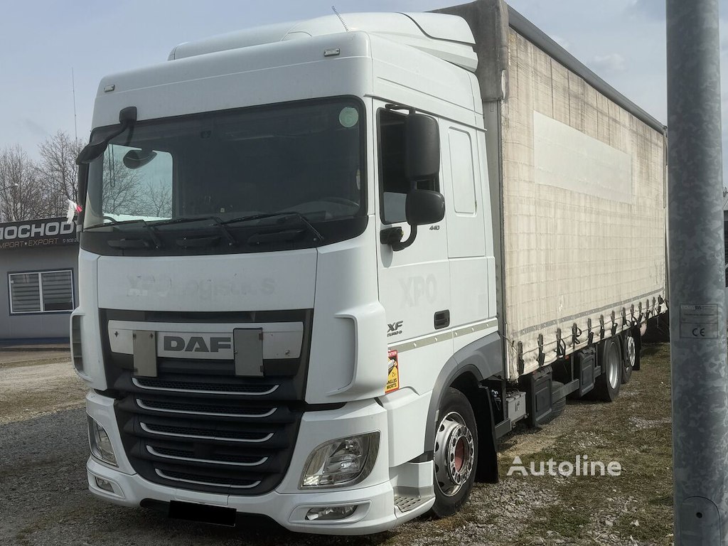 DAF XF 440 kamion sa klizna zavesa cerada