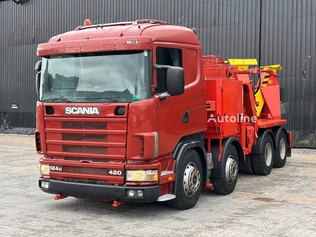Scania 124G 420 Autómentő autotransporter