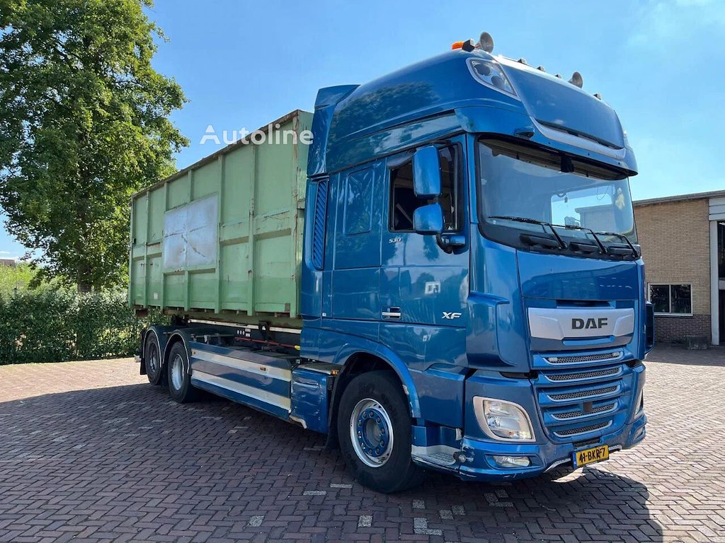 DAF XF 530 FAS Haakarm vozilo za prevoz kontejnera