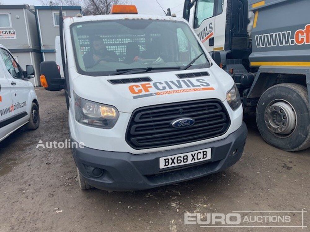 Prodaje se Ford Transit 350 kamion s ravnom platformom < 3.5t na aukciji