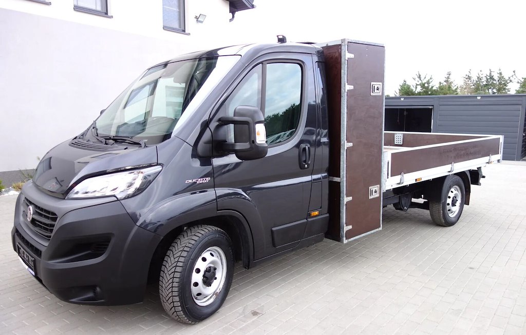 Fiat Ducato 2.3 MJT / Maxi / crane kamion s ravnom platformom < 3.5t