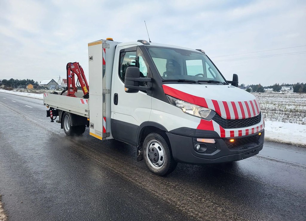 IVECO DAILY / crane kamion s ravnom platformom < 3.5t