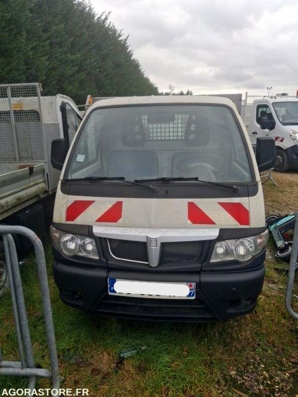 Prodaje se Piaggio PORTER kamion kiper < 3.5t na aukciji