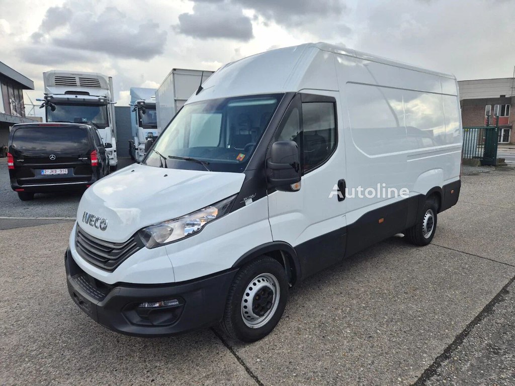 IVECO Daily 35 S 14 minibus furgon