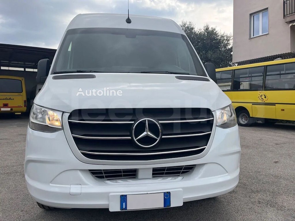 Mercedes-Benz Sprinter putnički minibus