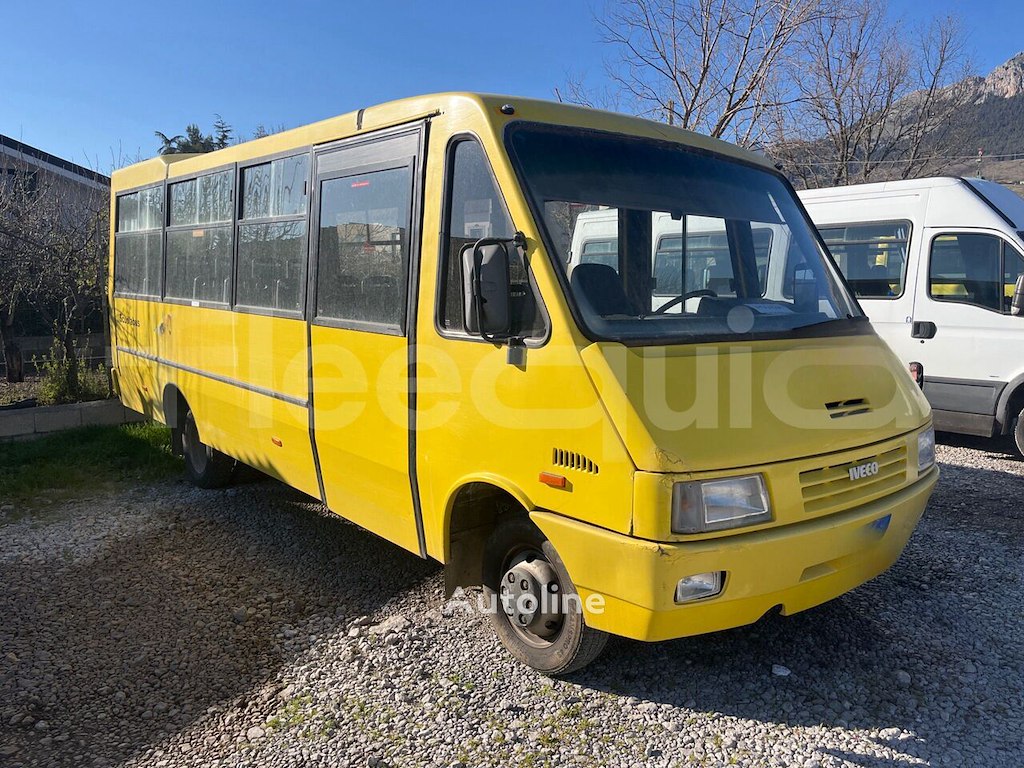 Prodaje se IVECO Cacciamali školski autobus na aukciji