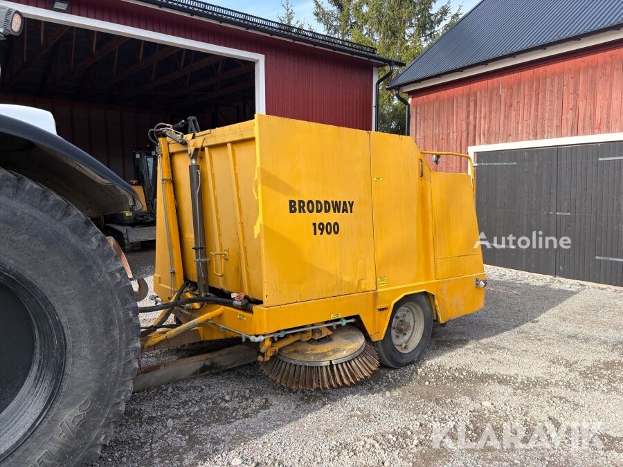 Prodaje se Broddway 1900 vozilo za čišćenje ulica na aukciji