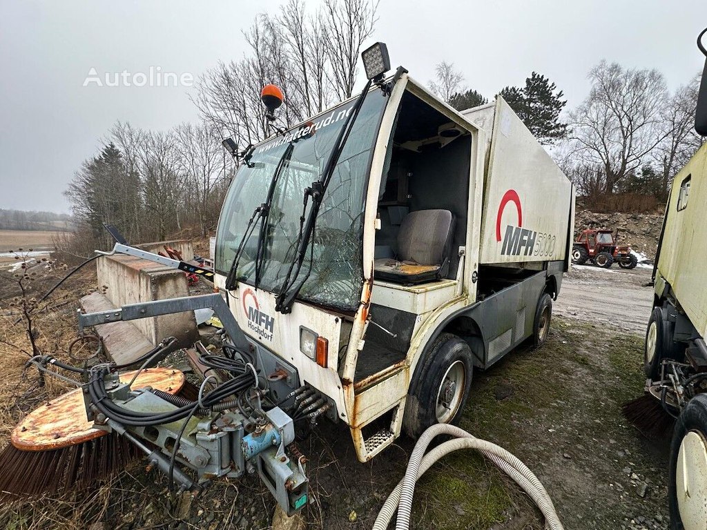 Prodaje se Andre MFH 5000 vozilo za čišćenje ulica na aukciji