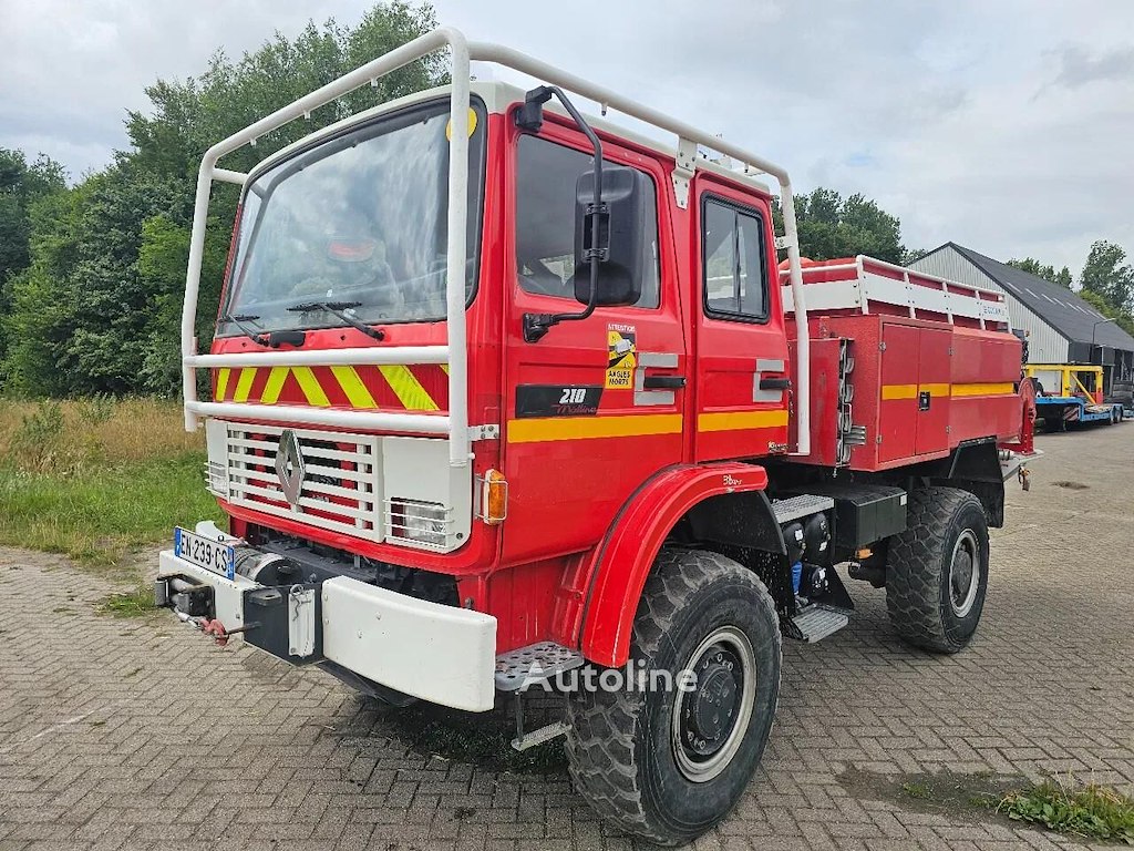 Renault M210 Renault M210 Fire Truck 2000 – 4x4 – Double Cab vatrogasno vozilo