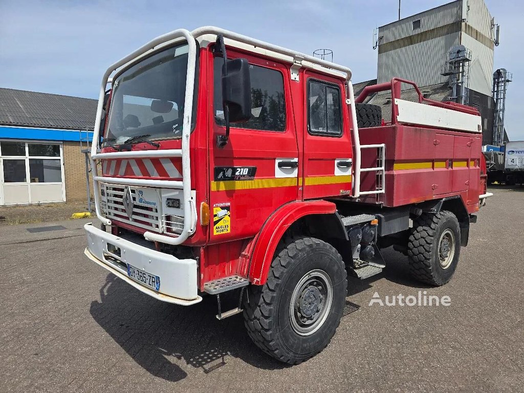 Renault M210 Renault M210 Fire Truck 2000 – 4x4 – Double Cab vatrogasno vozilo