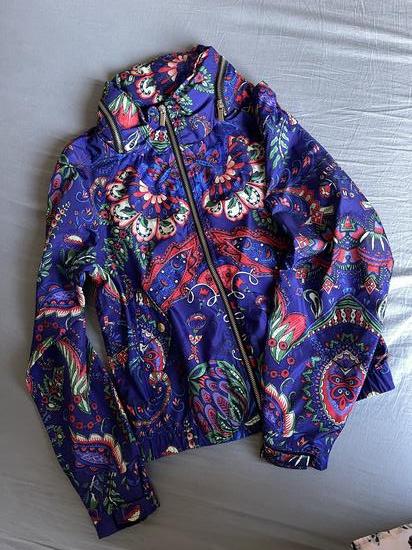 Desigual suskavac/ jaknica 3000 rsd