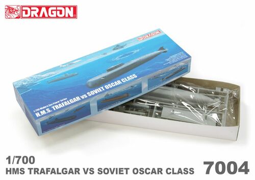 Dragon 7004 H.M.S. Trafalgar vs Soviet Oscar Class