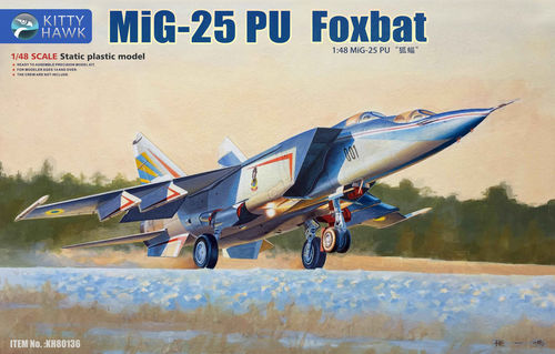 Kittyhawk 80136 MiG-25 PU Foxbat