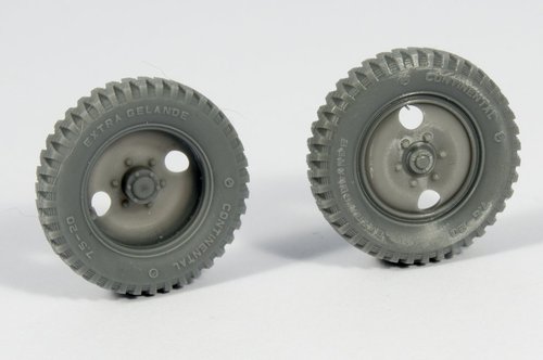 PanzerArt RE35-361 Mercedes 1500 Early 2 holes Road wheels (Gelande pattern)