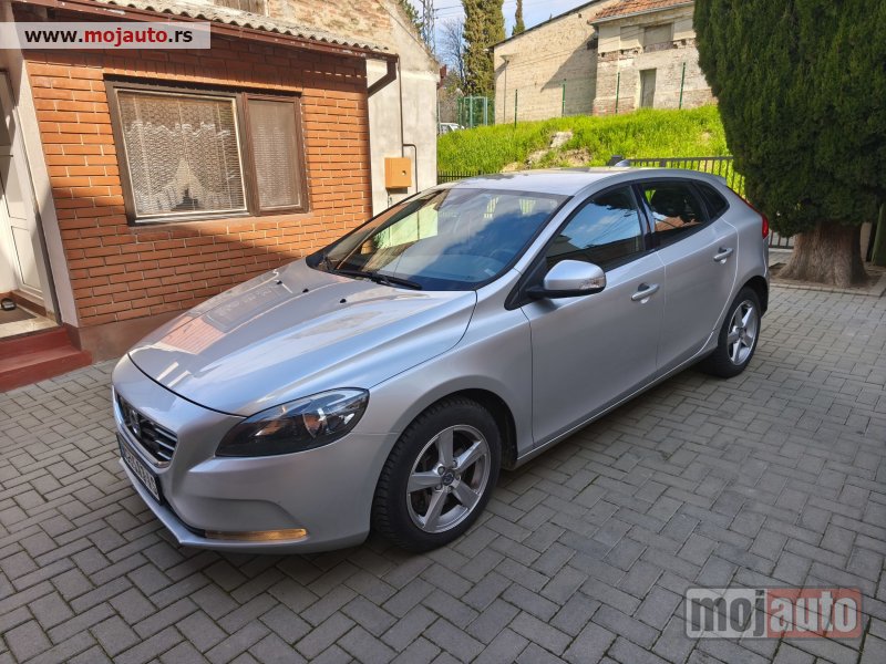 Volvo V40 2.0D D2
