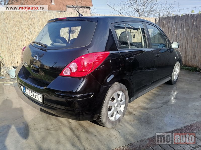 Nissan Tiida 1.8