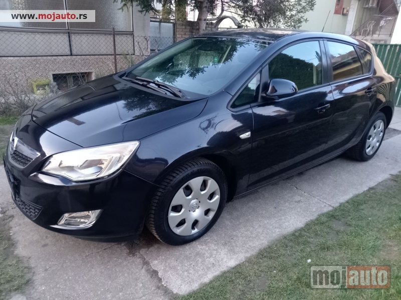 Opel Astra J 1.6