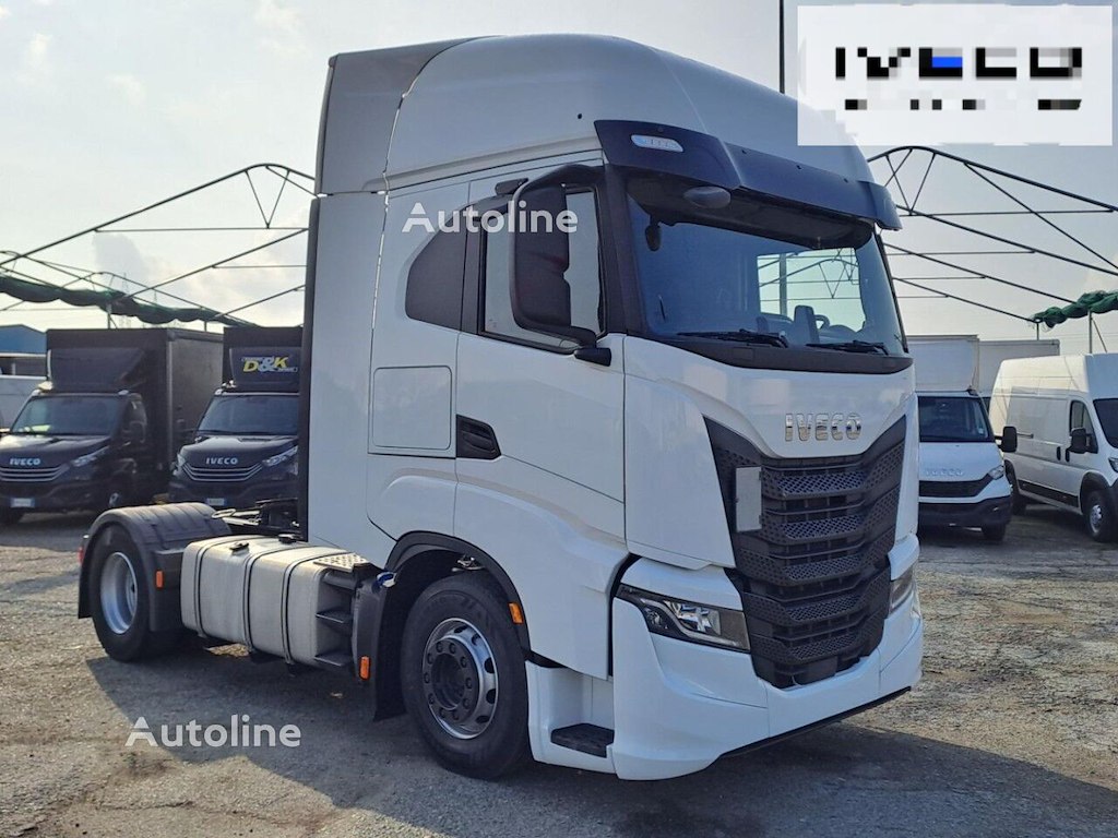 IVECO S-Way 490 tegljač
