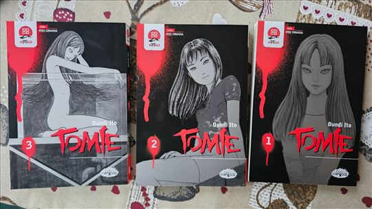 Tomie 1,2,3 - Đunđi Ito ( Darkwood )