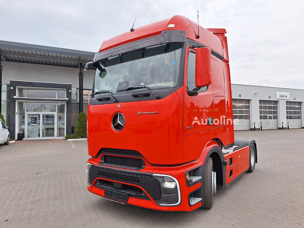 Novi Mercedes-Benz Actros 1848 LS tegljač