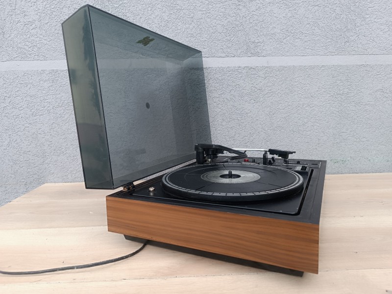 Retro Gramofon UNIVERSUM Stereo 40