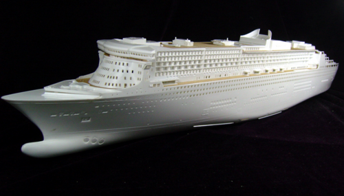 Artwox AW50028 Ocean Liner Queen Mary 2