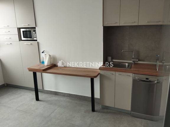 Kancelarija za izdavanje, Blok 64, 8.520€, 568m²