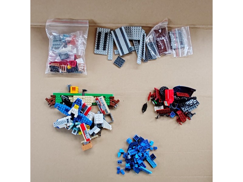 LEGO delovi kockice LOT1