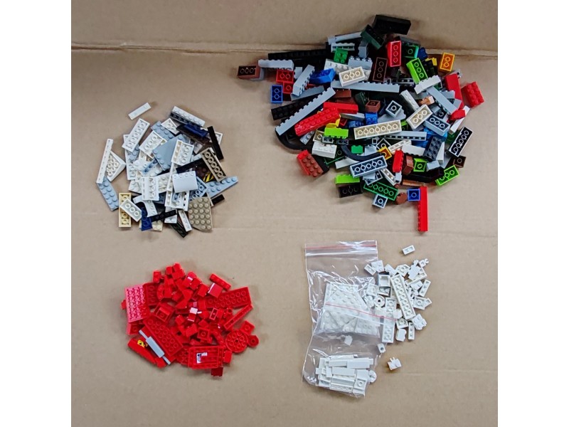 LEGO delovi kockice LOT2