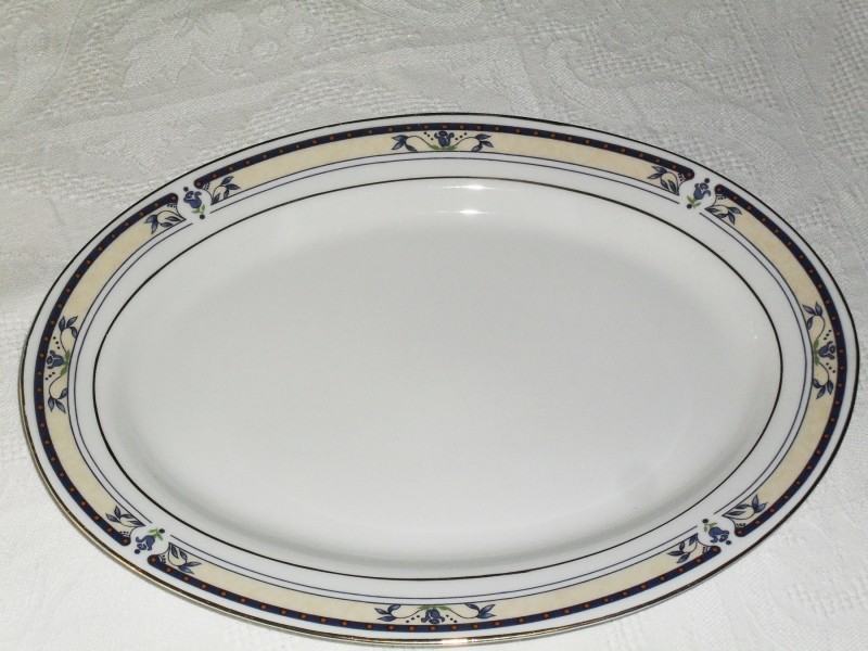 PREDIVNA VELIKA TACNA server **STELLA**PORCELAN