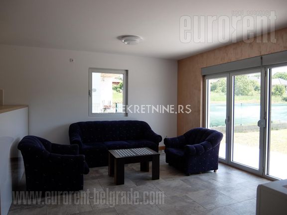 #48941, Izdavanje, Kuća, JAJINCI, 1600 EUR