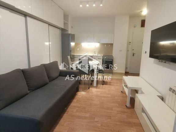 Novi Beograd, Blok 61, 2.0 stan, 40m2, 650 EUR