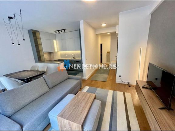 Vračar, Crveni krst, 3.0 stan, 60m2, 1300 EUR, ID 50228