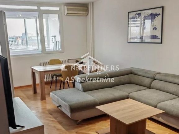 Novi Beograd, Blok 11, Hotel Jugoslavija, 3.0 stan, 83m2, 1000 EUR