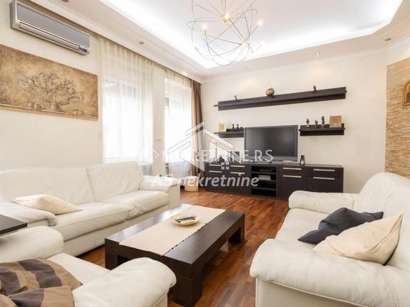 Stari grad, Obilićev venac, 4.0 stan, 140m2, 2500 EUR