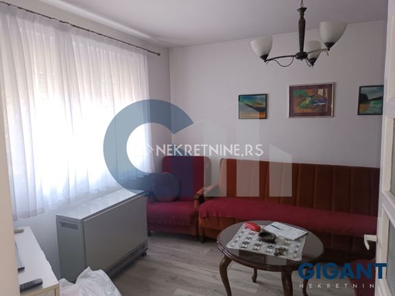 ZEMUN-B.PLEĆAŠA, 33M2+20M2 GARAŽA, VISINA I SPRATA
