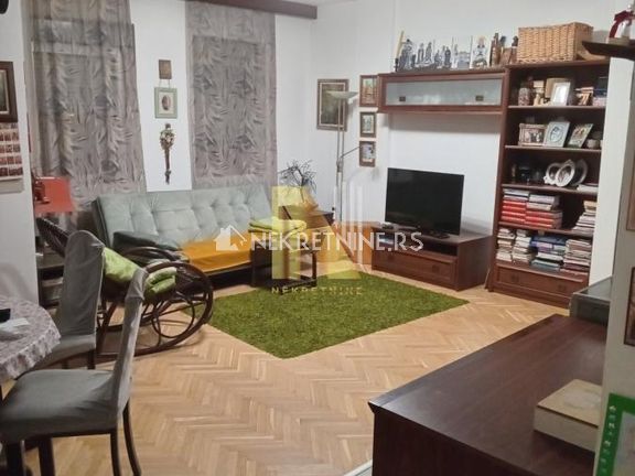 TOP LOKACIJA- Trosoban stan 61m² u srcu Novog Sada- Kisačka ulica