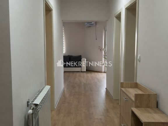 Prodaja UKNJIŽEN 3.5 Stan 95 m² Adice | Gasno Grejanje | Dve Terase | PARKING + GARAŽA