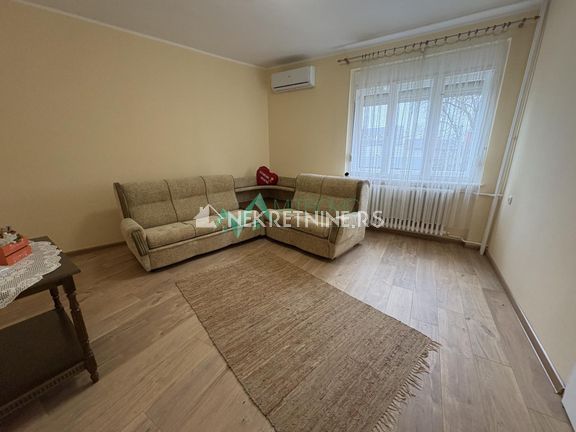 Stan,SREMSKI KARLOVCI,SREMSKI KARLOVCI,kv: 77.00, € 118450, ID: 1003663