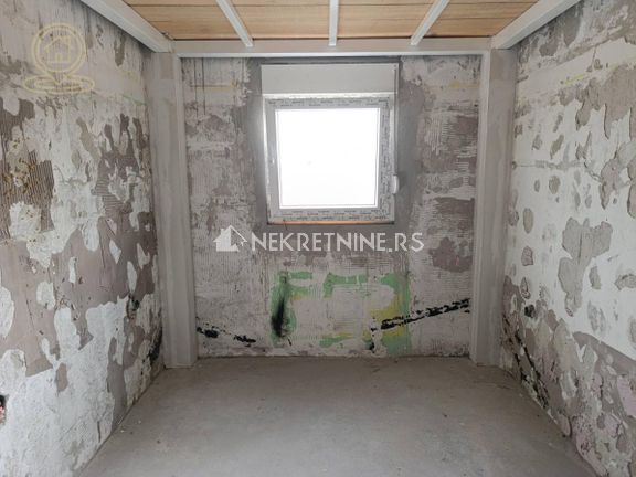 PRODAJA JEDNOIPOSOBNOG STANA NOVI SAD – LIMAN 2 | 35 m² | LOFT SA GALERIJOM | ODLIČNA LOKACIJA