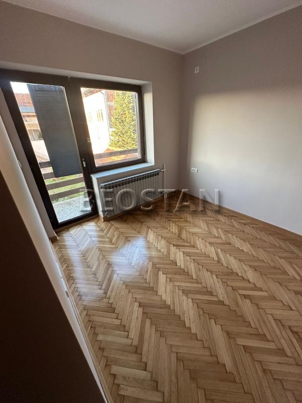Bežanijska kosa - Bezanijska kosa 2 #66821
2.000 €