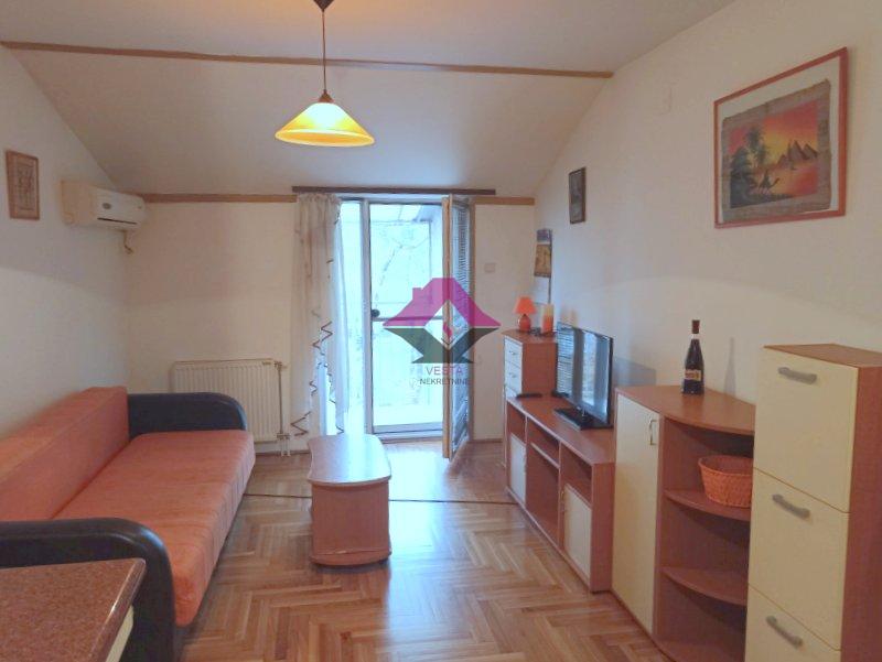 Novi Sad centar 1.5 stan + parking mesto ID#1590
350 €