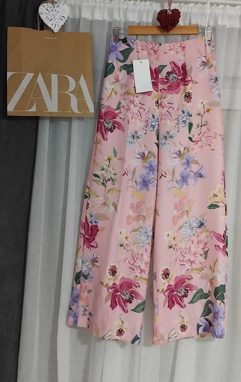 Zara floral pantalone na peglu sirokih nogavica S