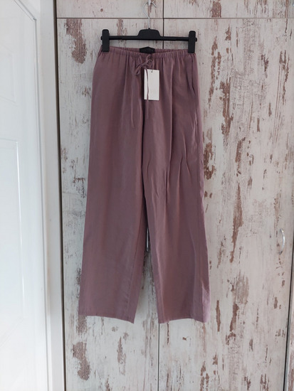 Zara nove lila pantalone